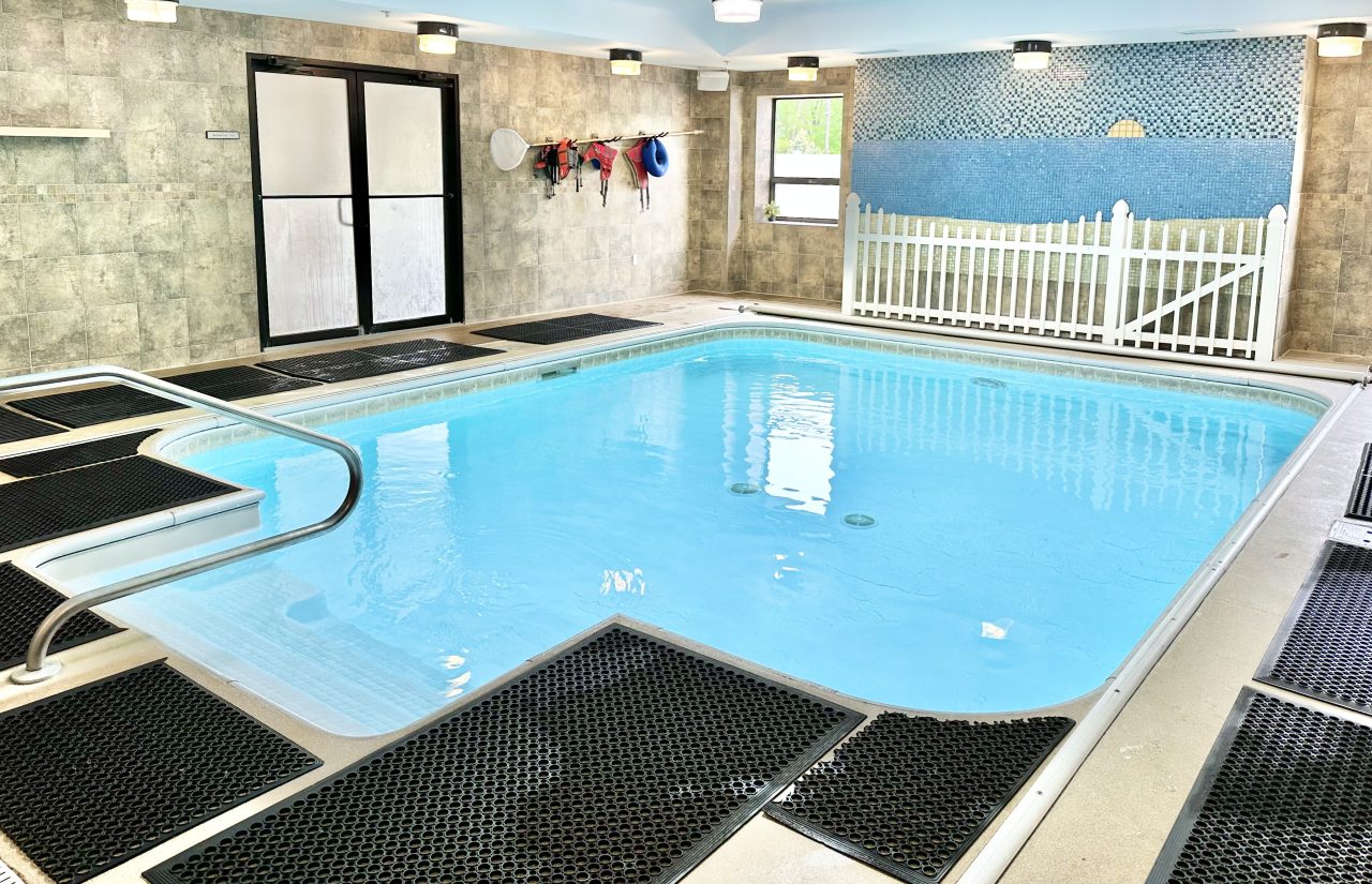 Aquatics | Red Dog Pet Resort & Spa